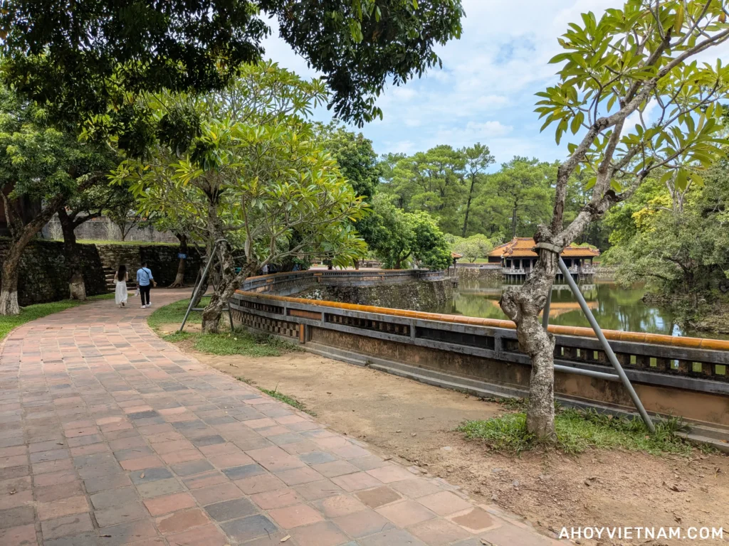 Tu Duc Tomb in Hue: Visitor Guide and Tips